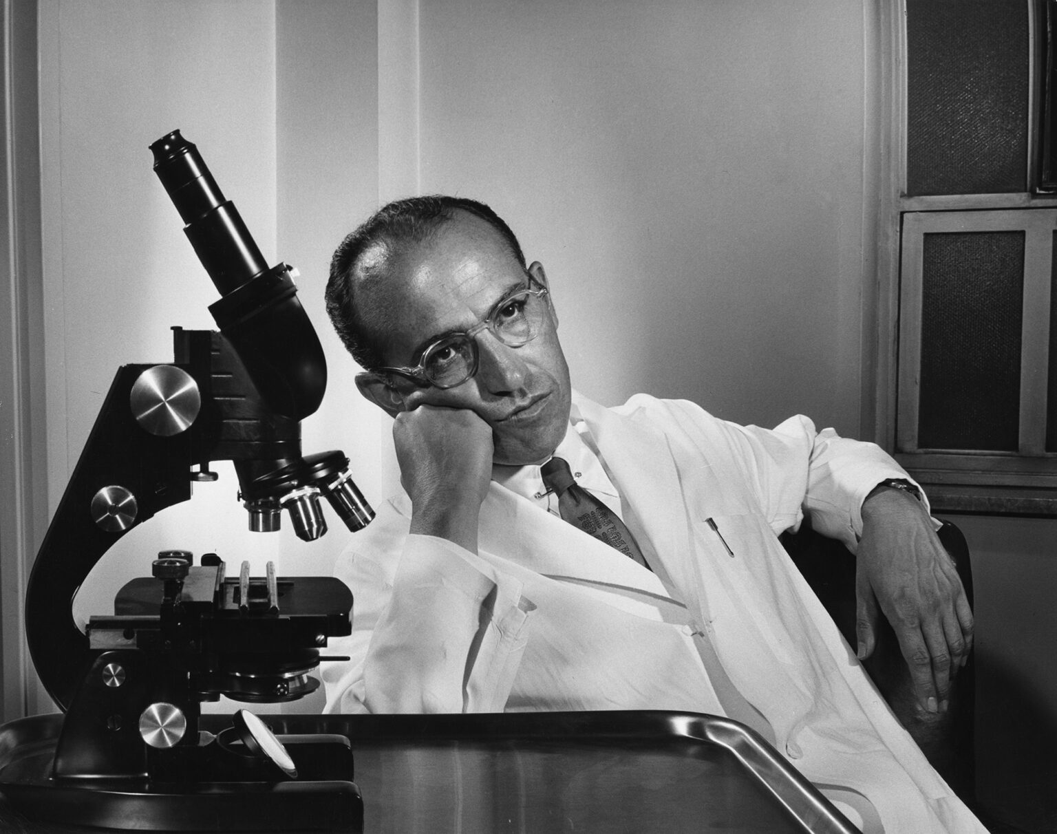 Jonas Salk – Yousuf Karsh